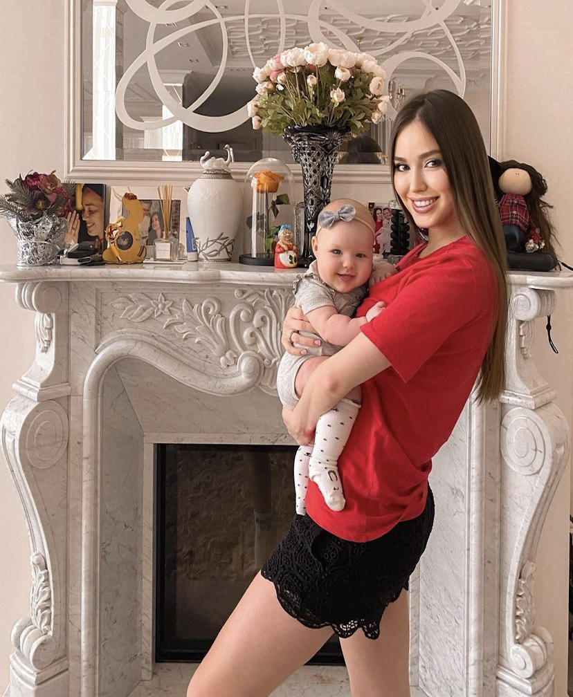 Помпезный декор и зеркальные лабиринты: как выглядит загородный дом Костенко и Тарасова. Life24 ...