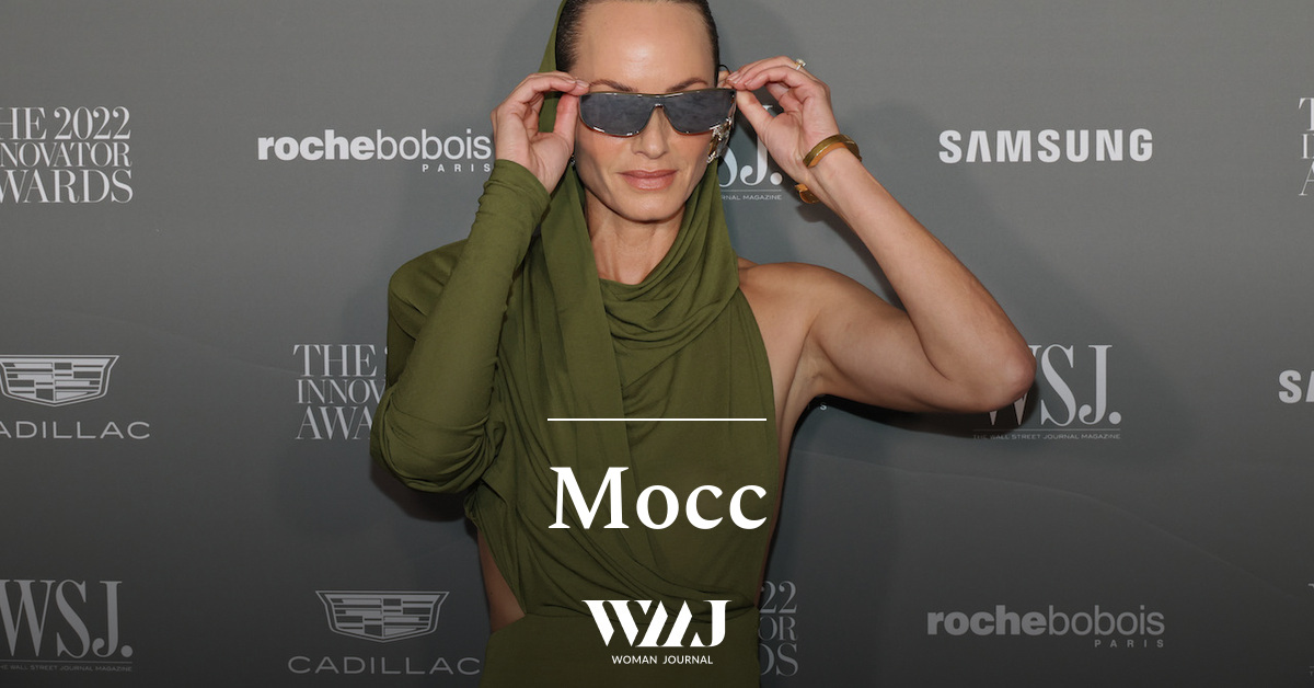 Супермодели 90-х Мосс, Валлетта и Харлоу устроили битву «голых» платьев на премии WSJ | WMJ.ru